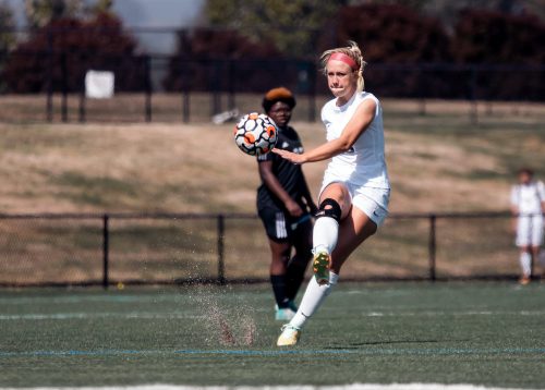 Women's Soccer Notches Big Wins as Playoffs Loom | News at PCC