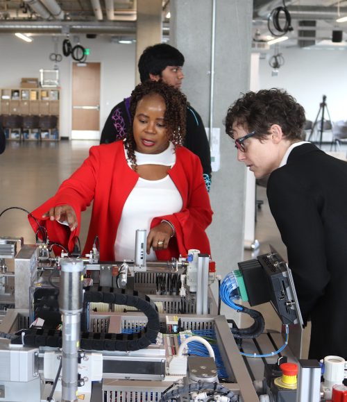 High Five: PCC Impresses U.S. Commerce Secretary | News at PCC