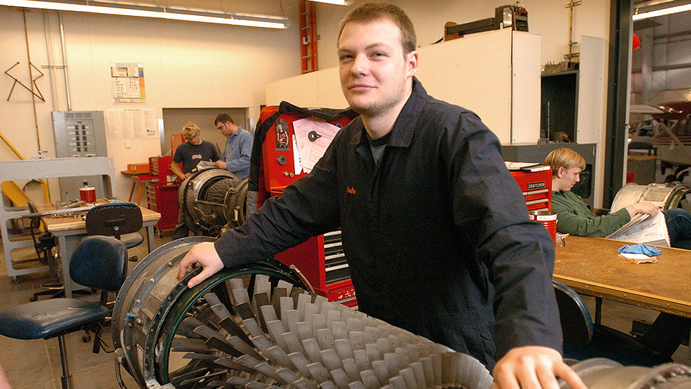 Our Facilities Aviation Maintenance Technology At Pcc